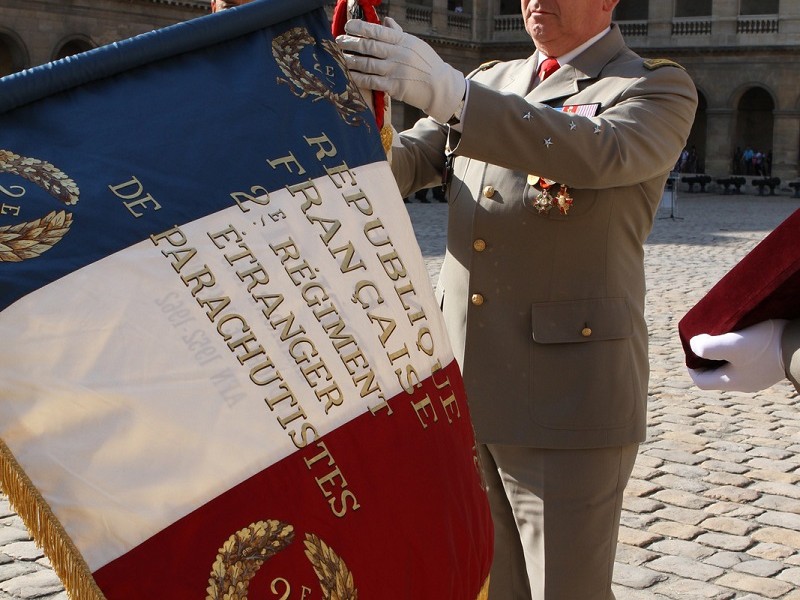 decoration du drapeau 2é REP – FNAP – Fédération Nationale des ...